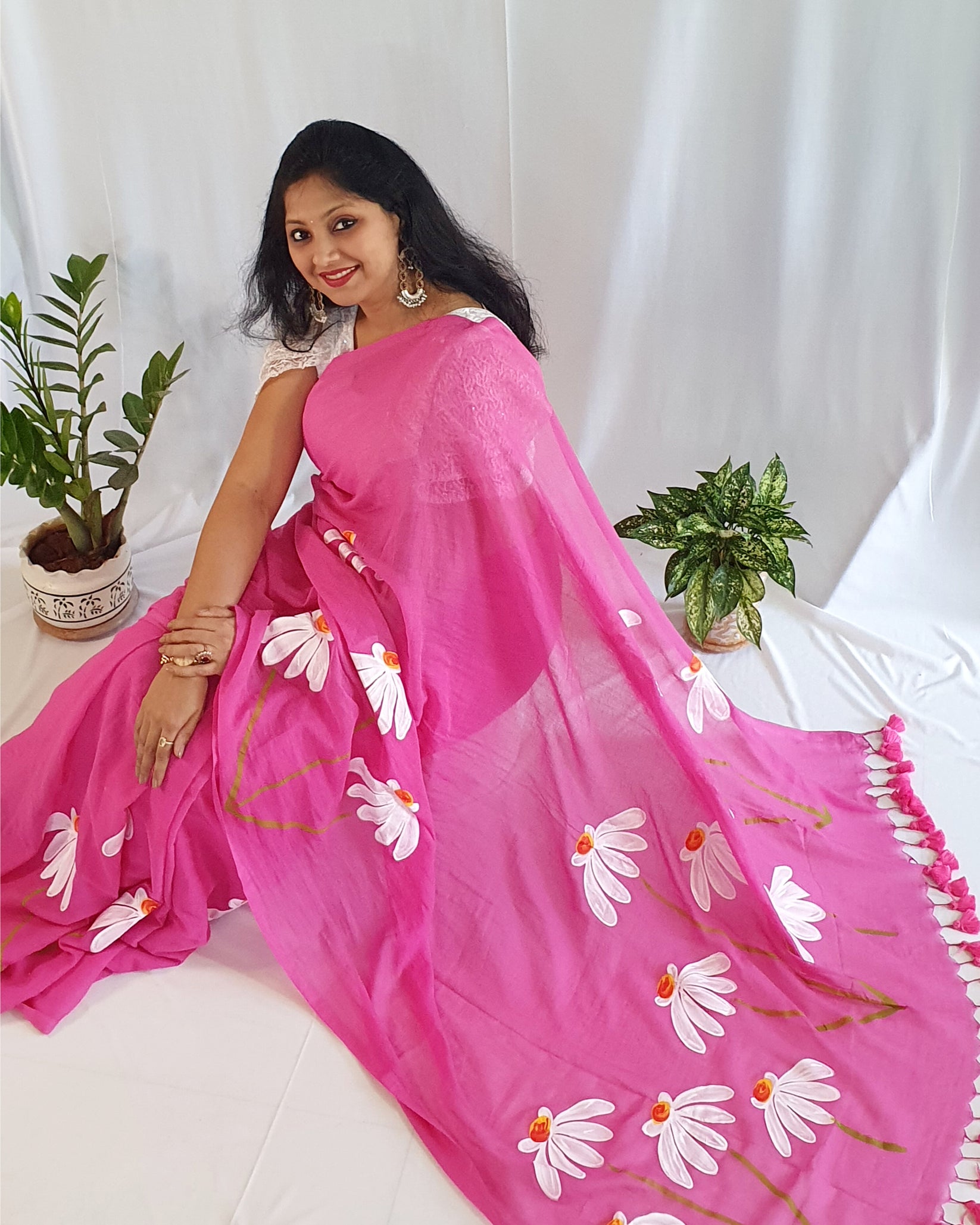 Hand Painted Sarees: Unique & Colorful Designs for Every Occasion – Tnaika™